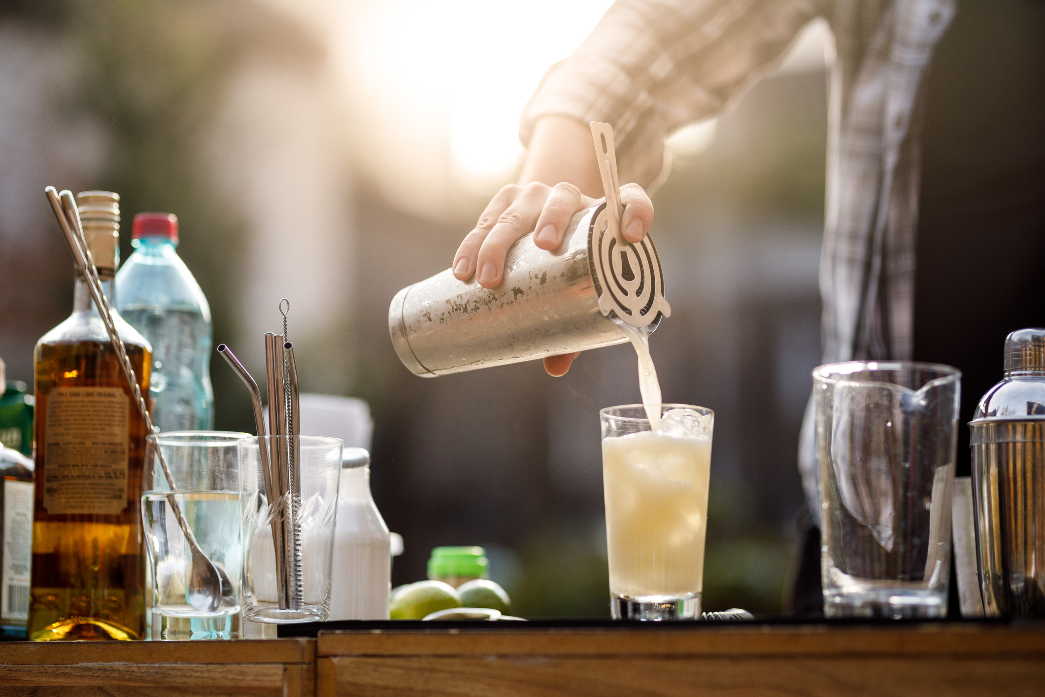 Outdoor-Bar: 5 Tipps für die eigene Theke auf der Terrasse