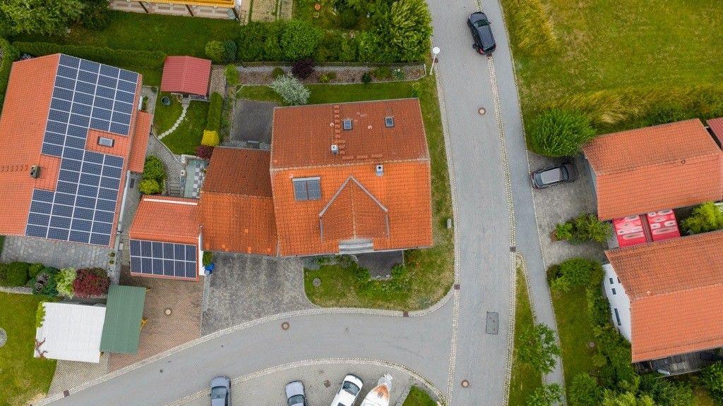 Wohnen mit Aussicht – Charmantes, vermietetes Mehrfamilienhaus in ...